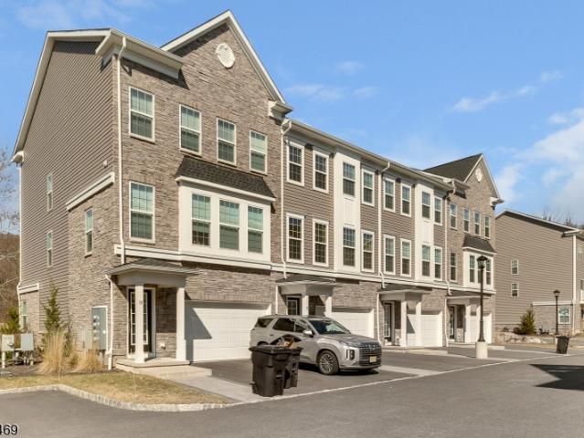 14 Coogan Ct