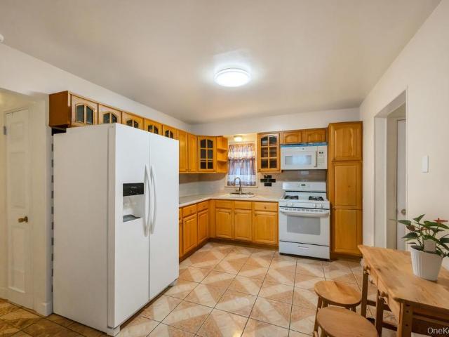 14 Cleaves Avenue