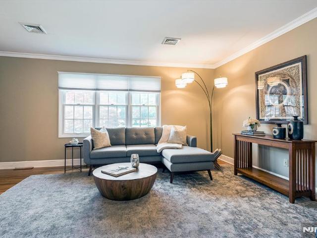 14 Clifford Drive