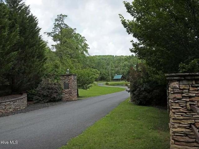 14 Creekside Way # 14