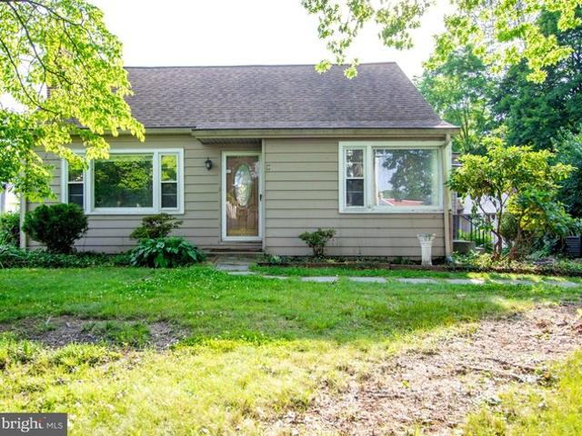 14 Crest Ave, Lancaster, PA 17602