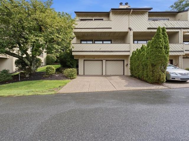 14 Dakota Ct, Suffern, NY 10901