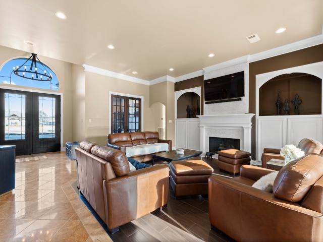14 Darien Ct