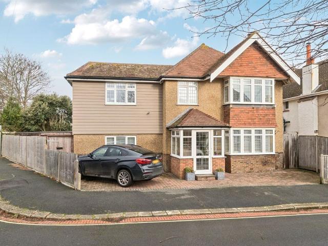14 Den Avenue, Bognor Regis, West Sussex PO21, 5 bed detached house to rent, £2,250 pcm | PrimeLocation