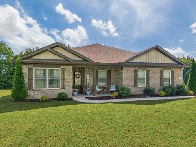 14 Dewitt Dr, Fayetteville, TN 37334