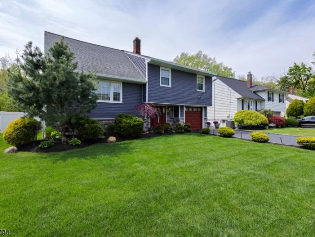 14 Dorset Dr, Kenilworth, NJ 07033 | MLS #4024 | Compass