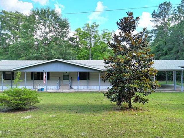 14 E Magnolia Ave, McHenry, MS 39561