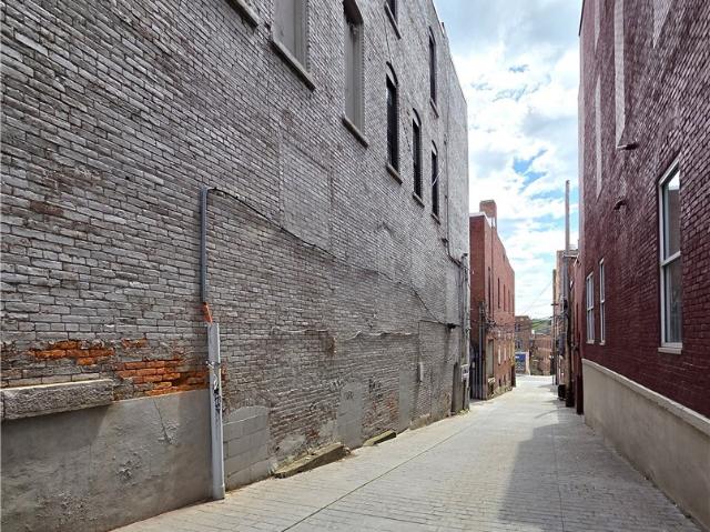 14 E 3rd Street