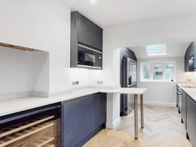 14 Eastbourne Road, Brentford, TW8 9PG, United Kingdom | 3 bed duplex for rent #135867113 | Rentberry