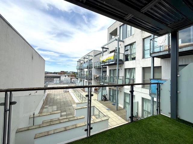 14 Elm Road, Wembley HA9 2 bed flat to rent £1,900 pcm £438 pw