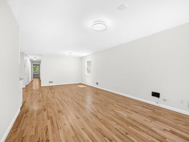 14 Elizabeth St # 1