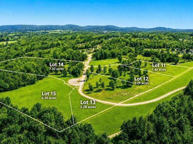 14 Ellsworth Dr, Swanton, VT 05488