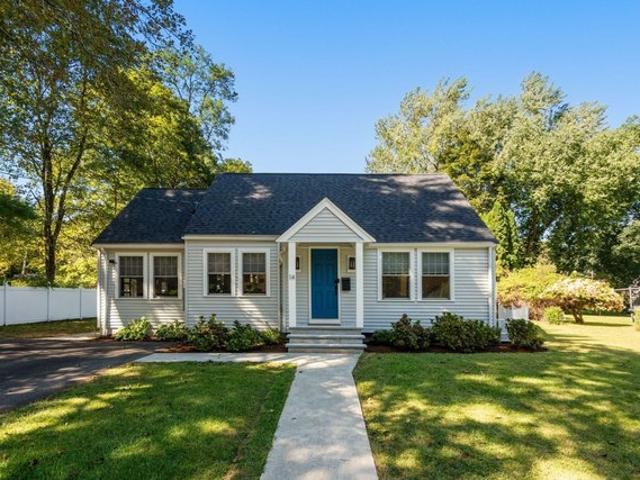 14 Essex Rd, Sharon, MA 02067