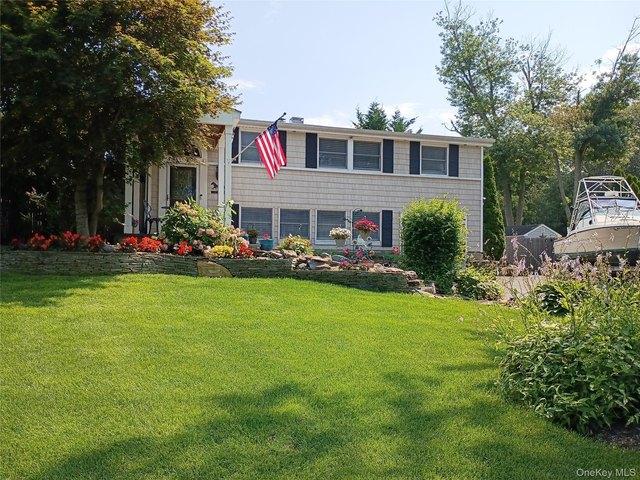 14 Fairway Dr, Port Jefferson, NY 11776