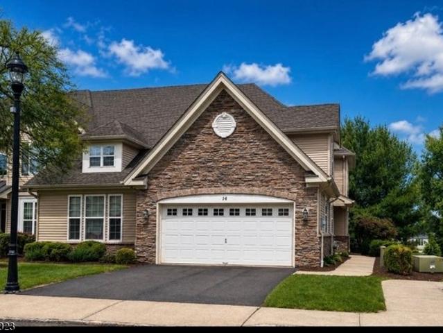 14 Fehervari Ct, Franklin Twp, NJ 08873