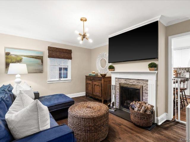 14 Fernwood Avenue