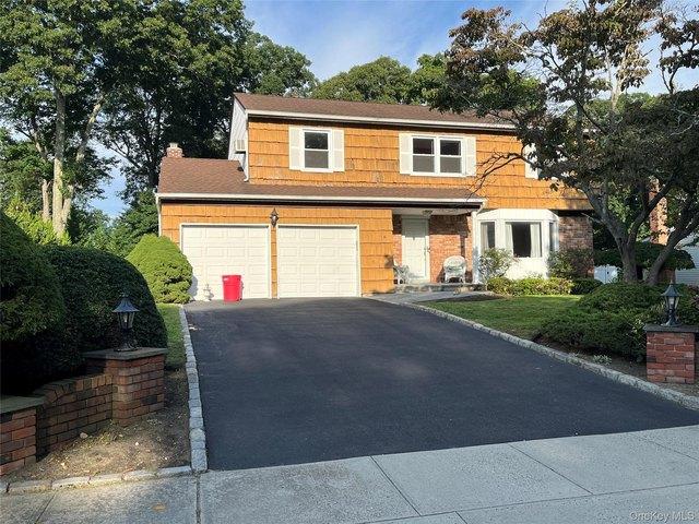14 Format Ln, Smithtown, NY 11787