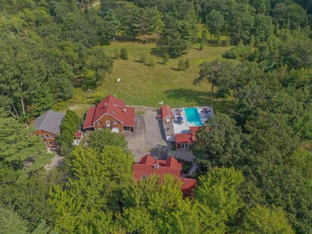 14 Gifford Ln, Bucksport, ME 04416