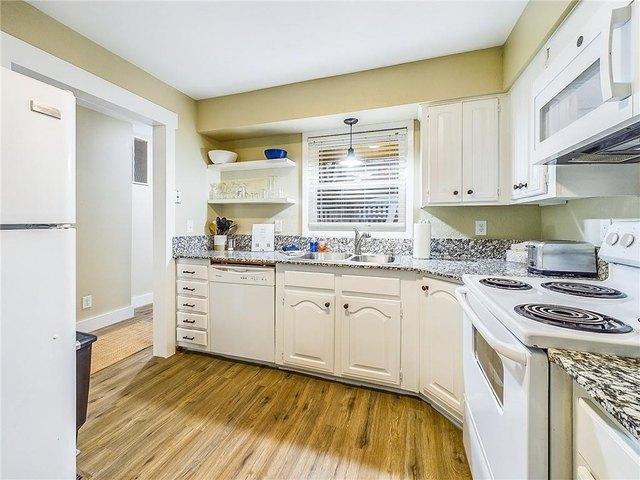 14 Gretchen Ln, Bella Vista, AR 72715