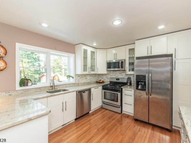 14 Green Dr
