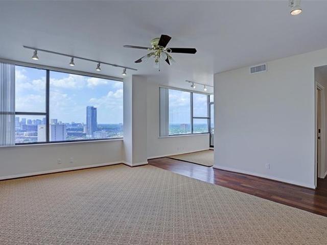 14 Greenway Plz Unit 23M, Houston, TX 77046