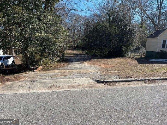 14 Hamilton Bohannon Dr, Newnan, GA 30263