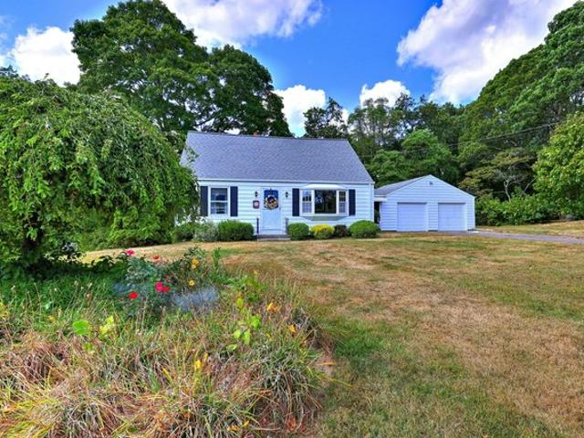 14 Harold Ave, Derby, CT 06418
