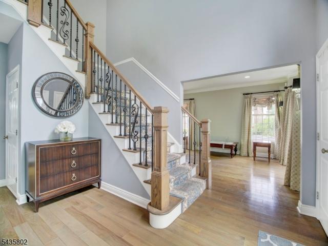 14 Hemingway Dr