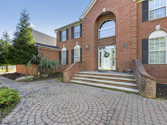 14 Heathrow Court