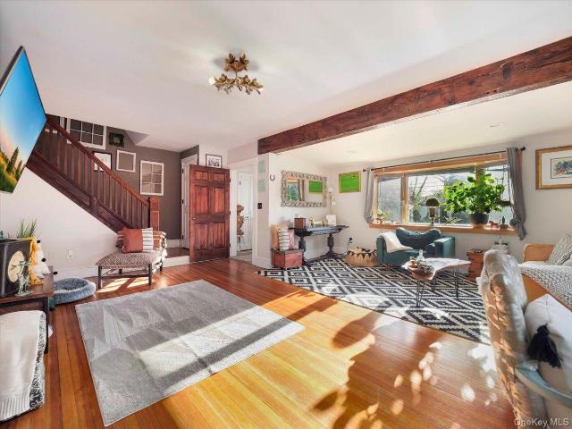 14 Hillside Ave, Suffern, NY 10901 | MLS #986683 | Compass