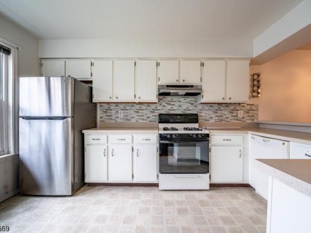 14 Homestead Ln, Lincoln Park, NJ 07035 | MLS #4022 | Compass
