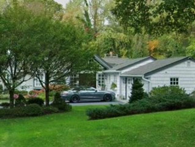 14 Horse Hill Rd, Brookville, NY 11545