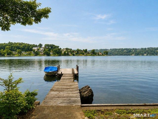 14 Indian Trl, Brookfield, CT 06804