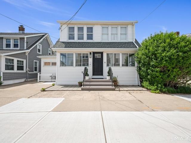 14 Jamaica Ct, East Haven, CT 06512