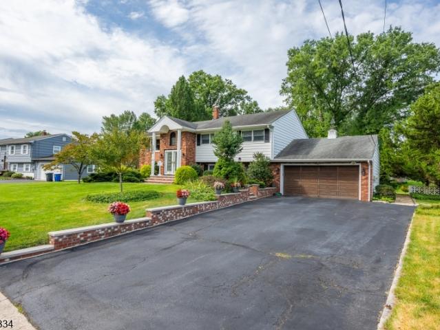 14 Jaclyn Dr