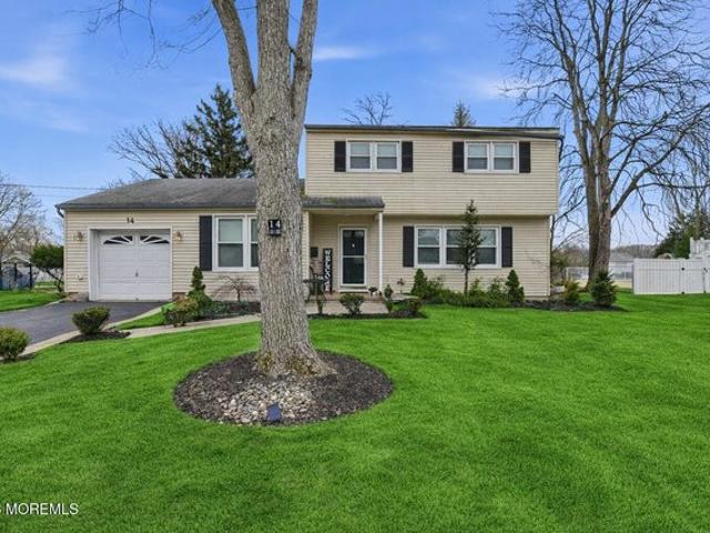 14 Juniper Ave, Manalapan, NJ 07726