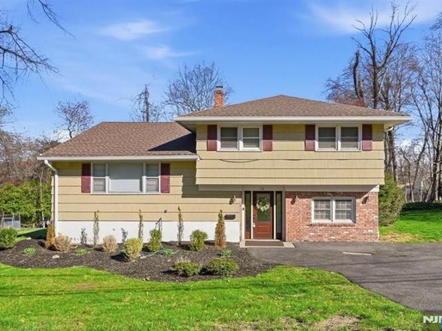 14 King Rd, Park Ridge, NJ 07656