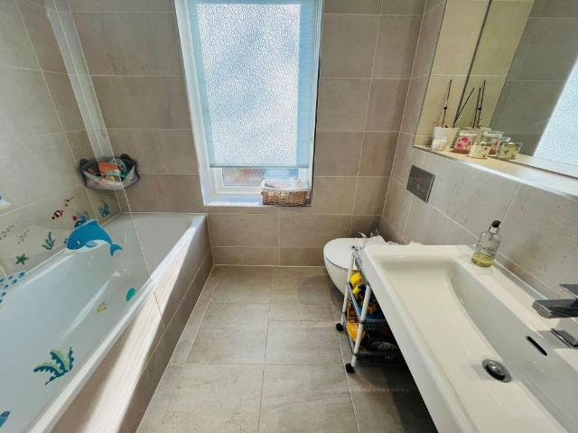 14, King William Close *, Chichester