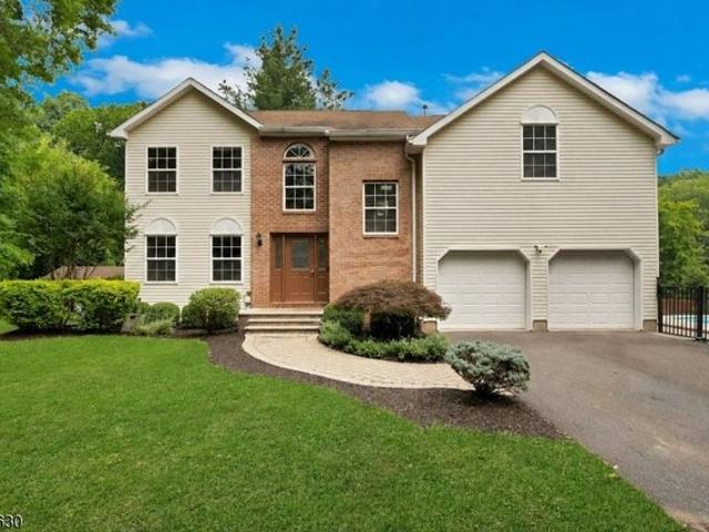 14 Lakeview Ave, Watchung, NJ 07069