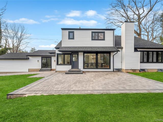 14 Lakeville Drive