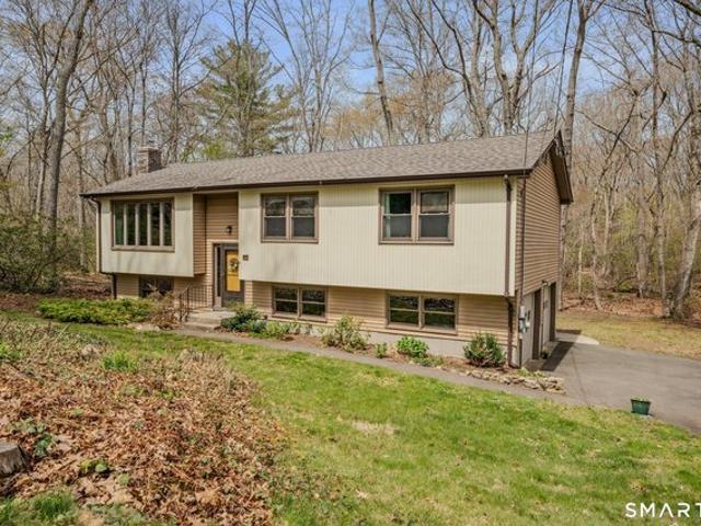 14 Latimer Dr, East Lyme, CT 06333