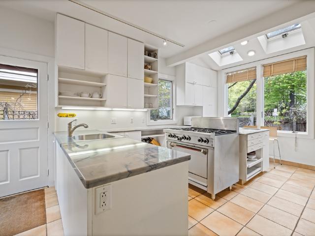 14 Linnaean St, Cambridge, MA 02138 | MLS #73469 | Compass