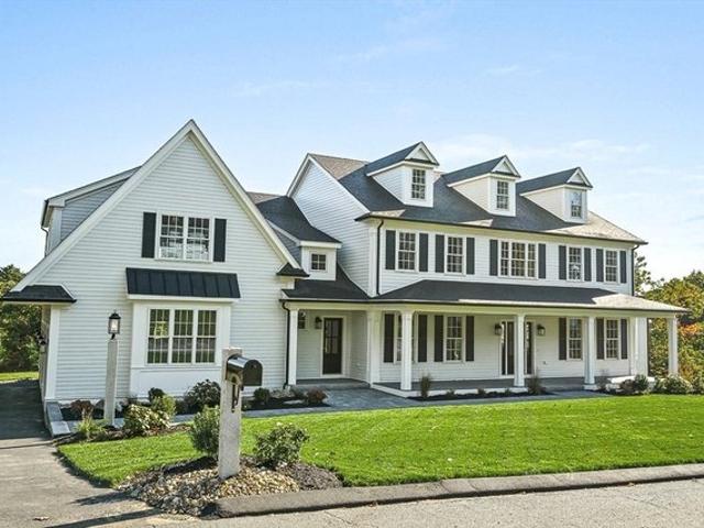 14 Liana St, Woburn, MA 01801