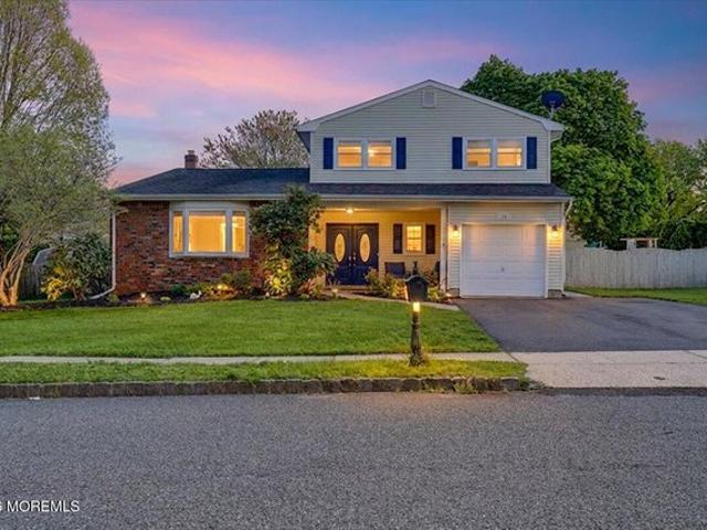 14 London Dr, East Brunswick, NJ 08816