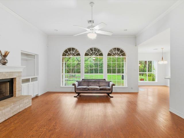 14 Lone Oak Trl