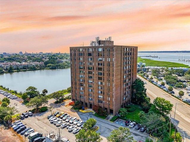14 Lockwood Dr Apt 10I, Charleston, SC 29401