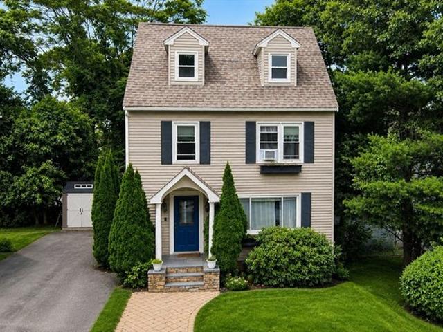 14 Loyola Cir, Boston, MA 02132