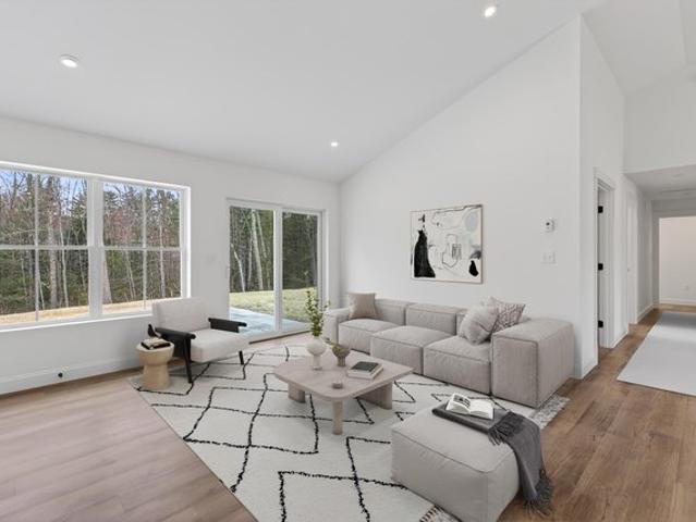 14 McGrath Pond Loop Rd, Belgrade, ME 04917