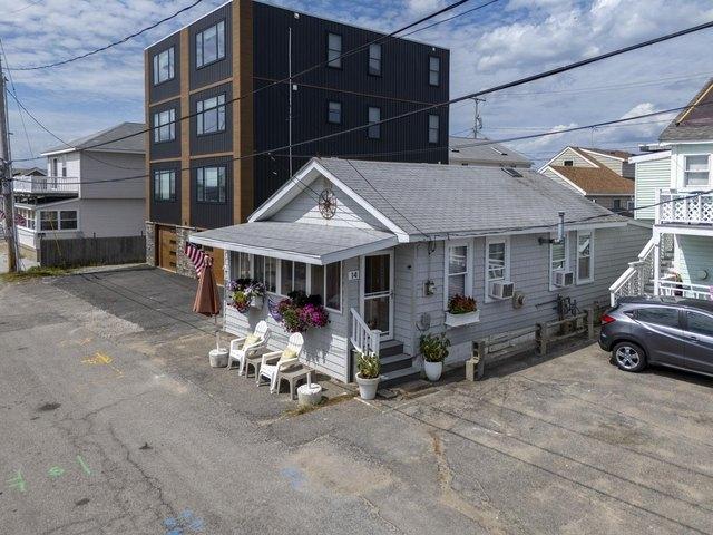 14 Manchester St Unit 1, Hampton, NH 03842