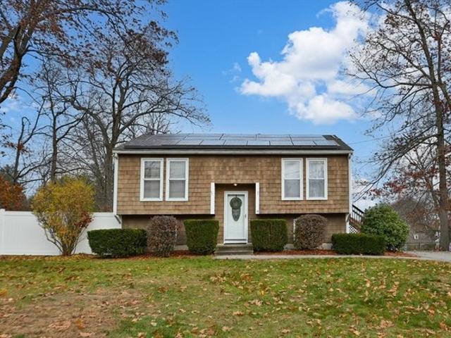 14 Malvern Ave, Tyngsborough, MA 01879